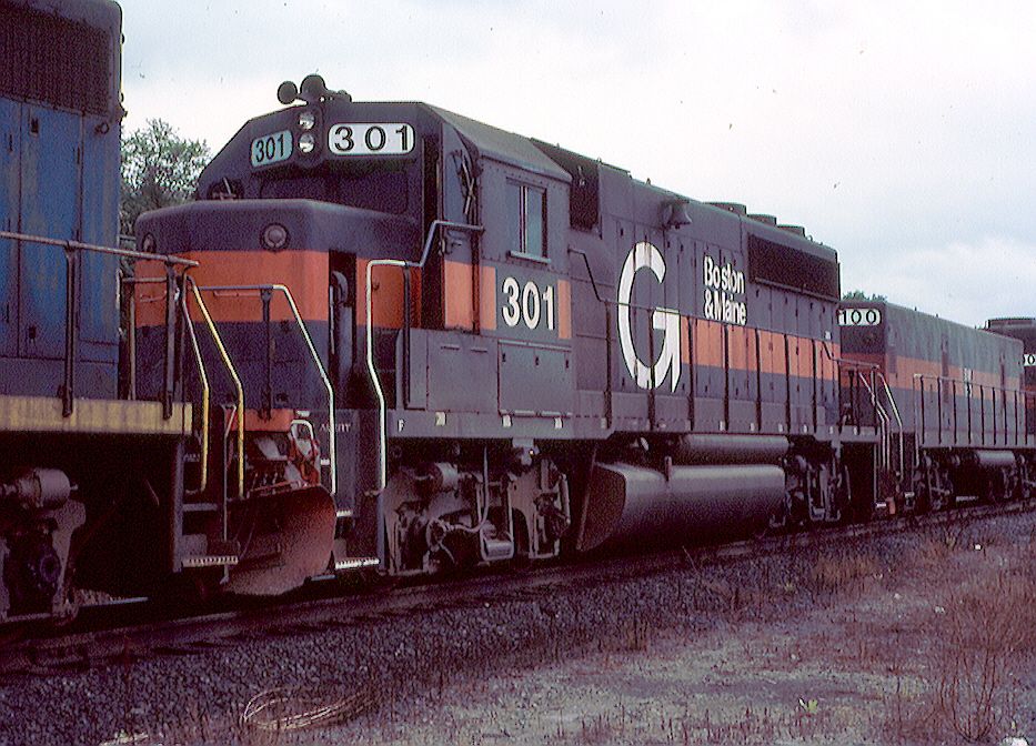 B&M GP-40-2 301
